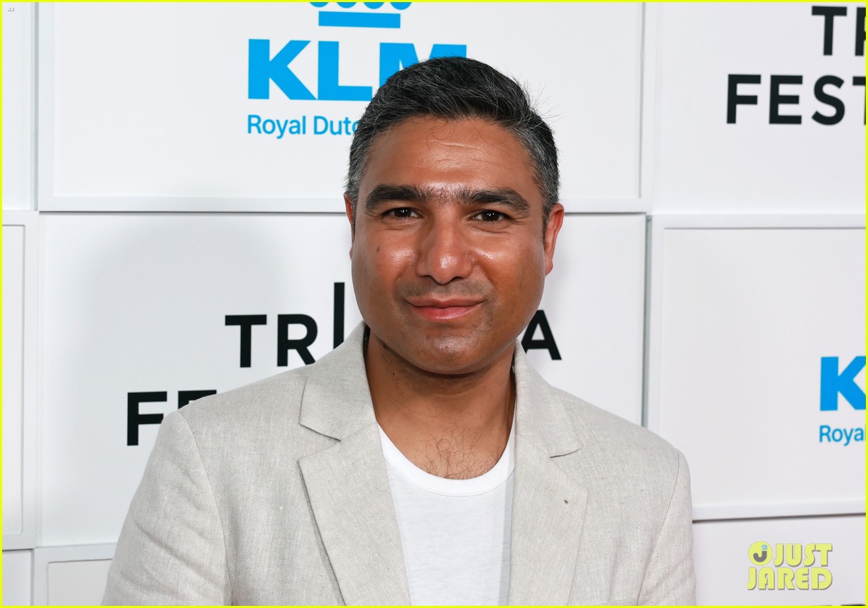 Orlando Bloom Brings His Puppy Along to 'Deep Cover' Tribeca Film ...