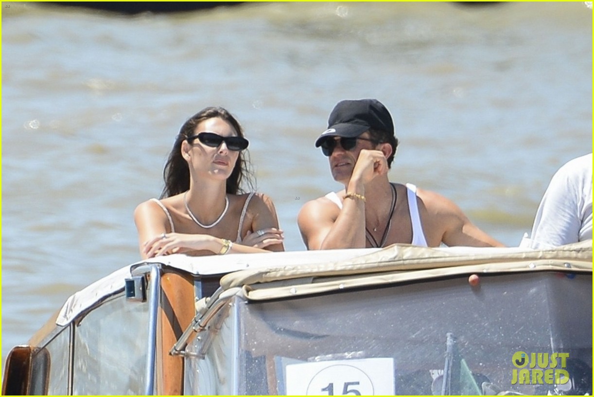 Orlando Bloom Chats Up Leonardo DiCaprio's Girlfriend Vittoria Ceretti ...