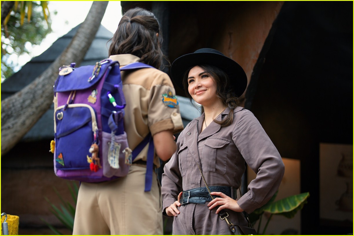 'Dora & the Search for Sol Dorado' Trailer: Samantha Lorraine Takes on ...