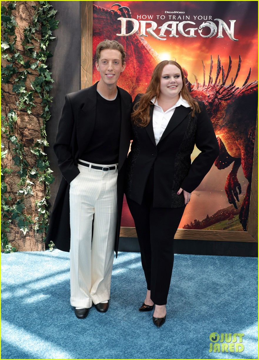 Gerard Butler & Longtime Love Morgan Brown Flex at 'How to Train Your ...