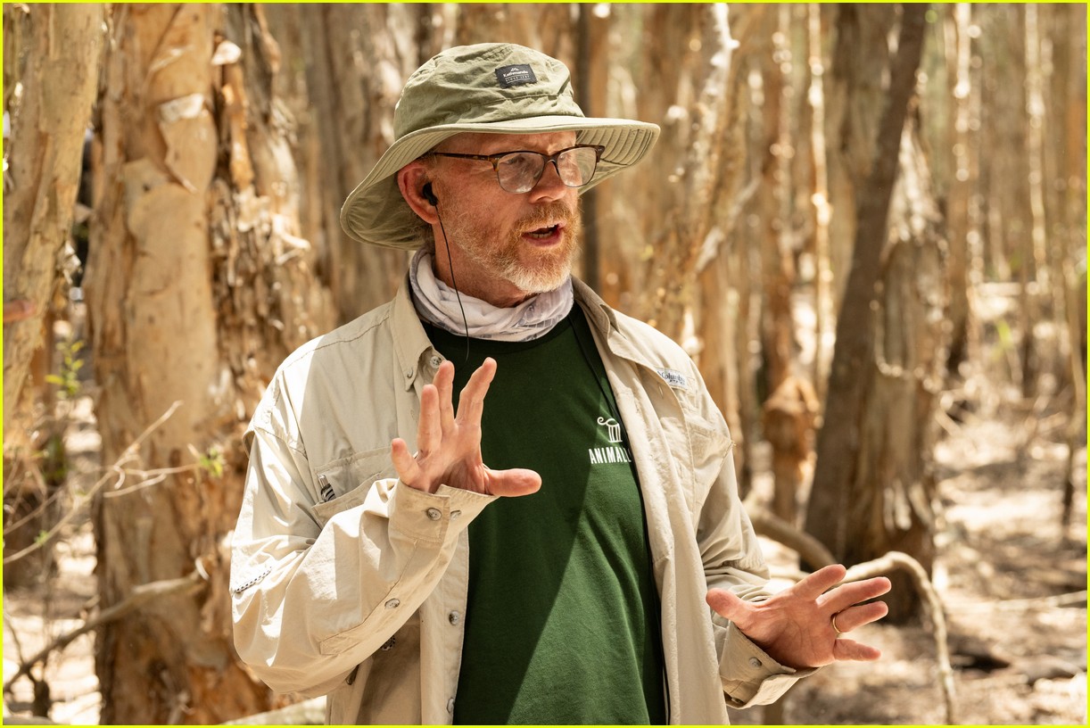 'Eden' Trailer: Sydney Sweeny, Ana De Armas & More Star In Ron Howard-Directed Thriller - Watch ...