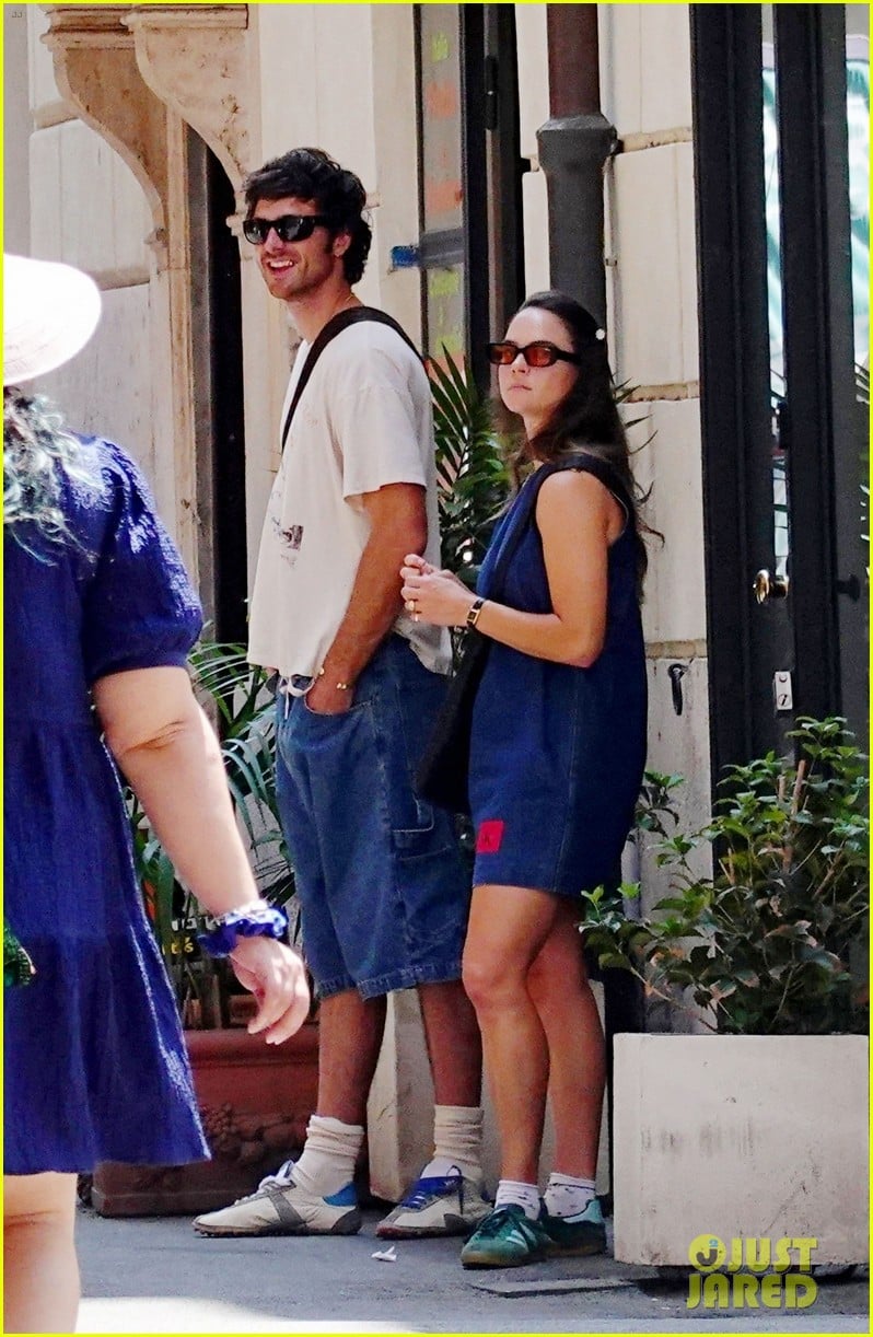 Jacob Elordi Goes Sightseeing With His Family in Rome: Photo 5174914 ...