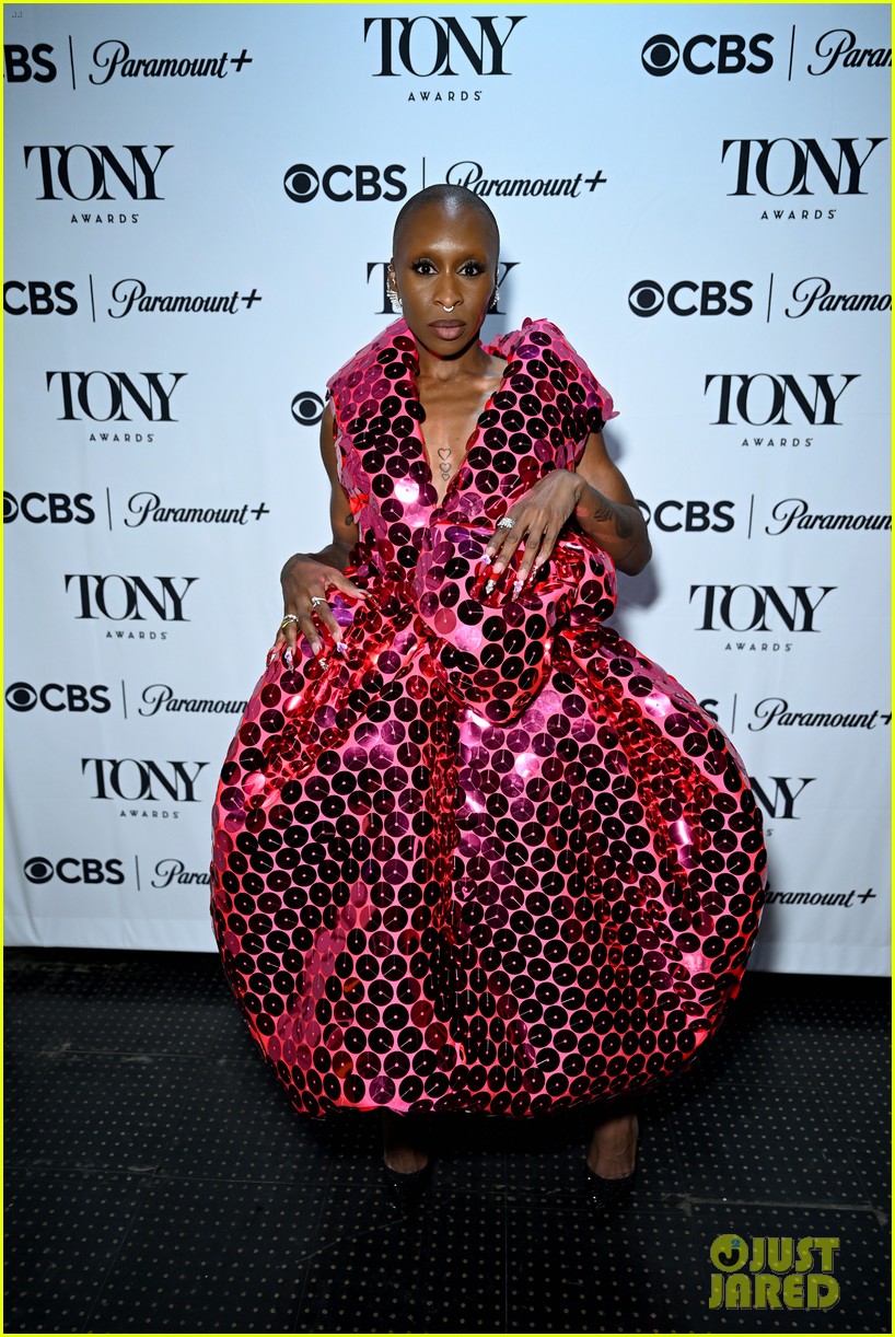 Cynthia Erivo Roasts Jonathan Groff for Spitting While Singing at Tony ...