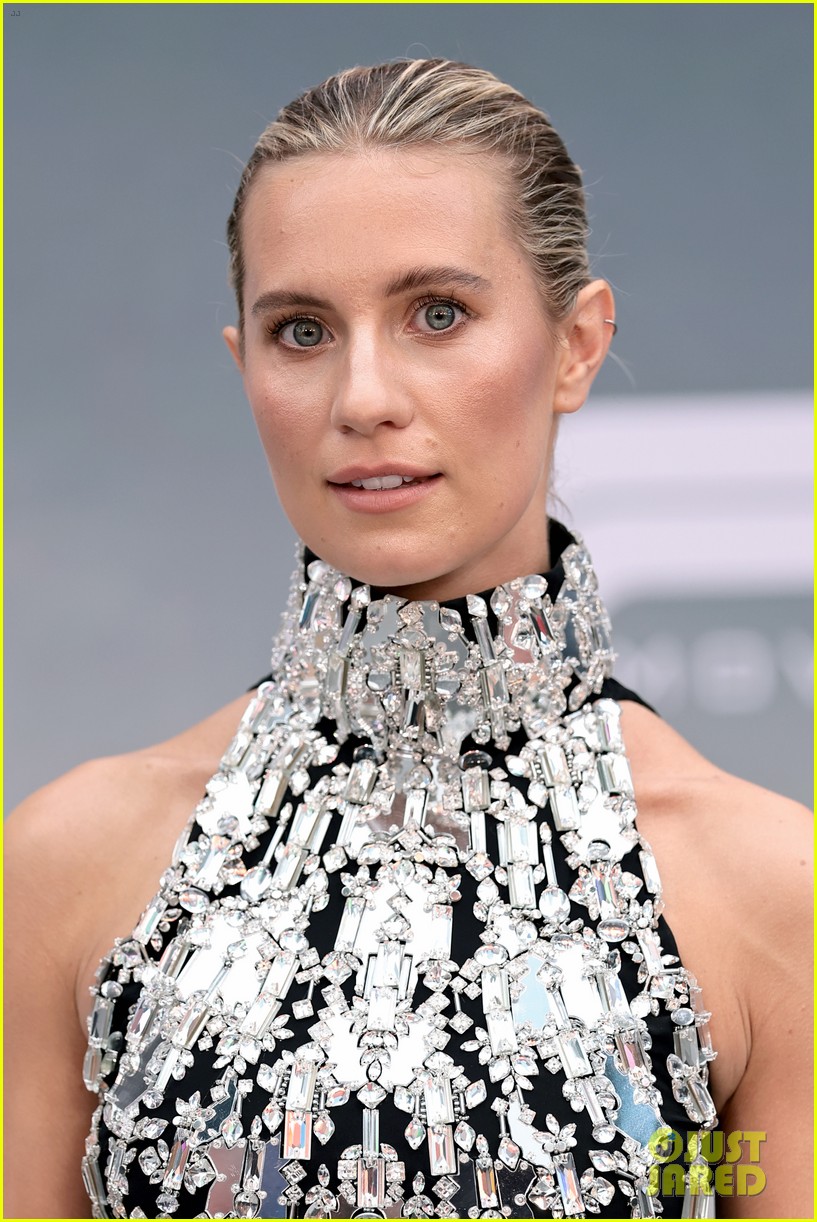 'F1 The Movie' Cast, Including Brad Pitt & Damson Idris, Assembles at ...