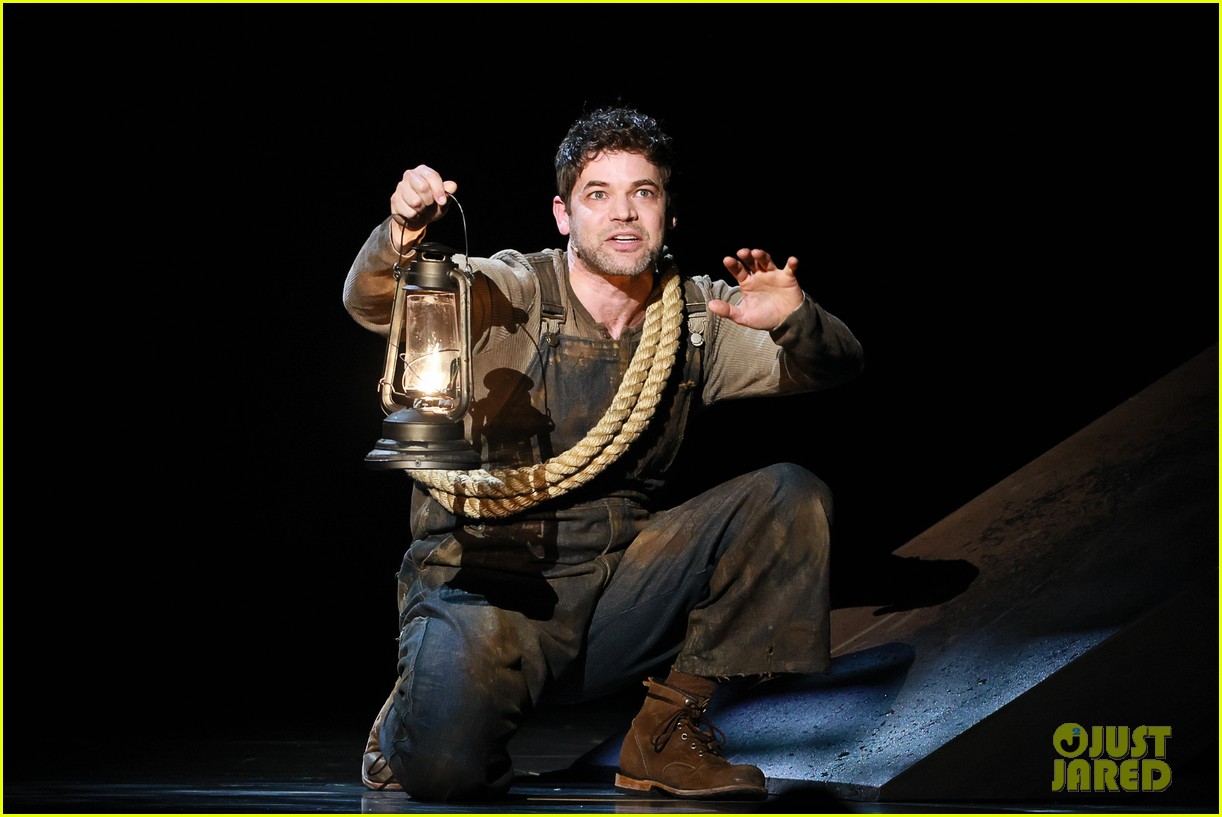 Jeremy Jordan, Taylor Trensch, & More Give 'Floyd Collins' Performance ...