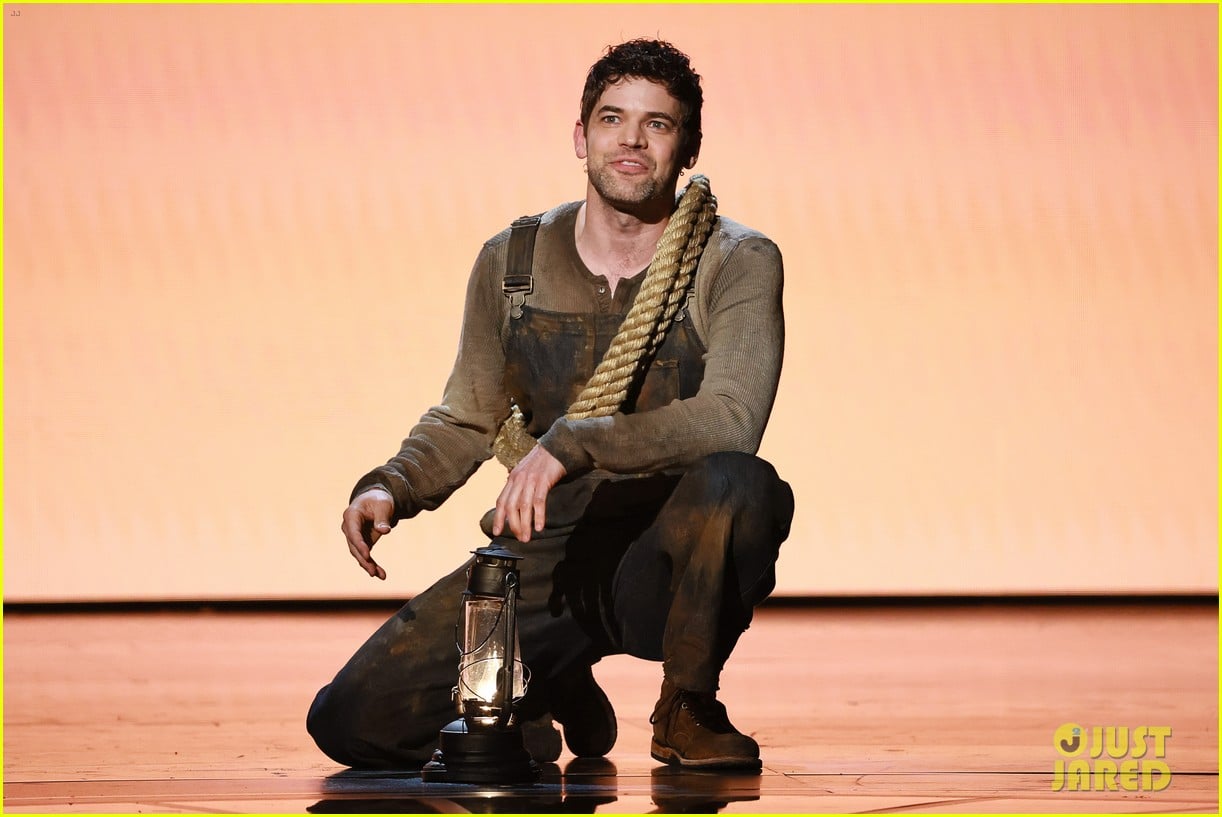 Jeremy Jordan, Taylor Trensch, & More Give 'Floyd Collins' Performance ...