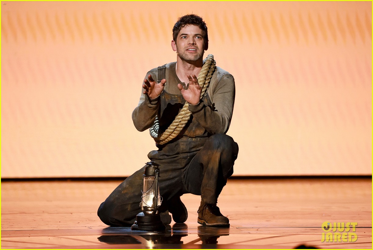 Jeremy Jordan, Taylor Trensch, & More Give 'Floyd Collins' Performance ...