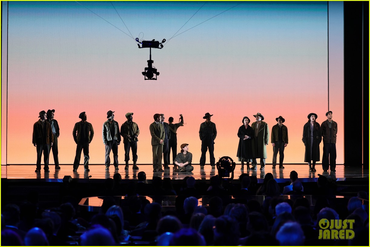 Jeremy Jordan, Taylor Trensch, & More Give 'Floyd Collins' Performance ...