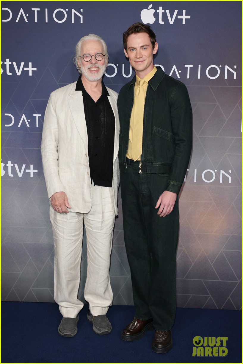 Lee Pace, Lou Llobell, & Jared Harris Step Out for 'Foundation' Season 3 Photocall in London ...