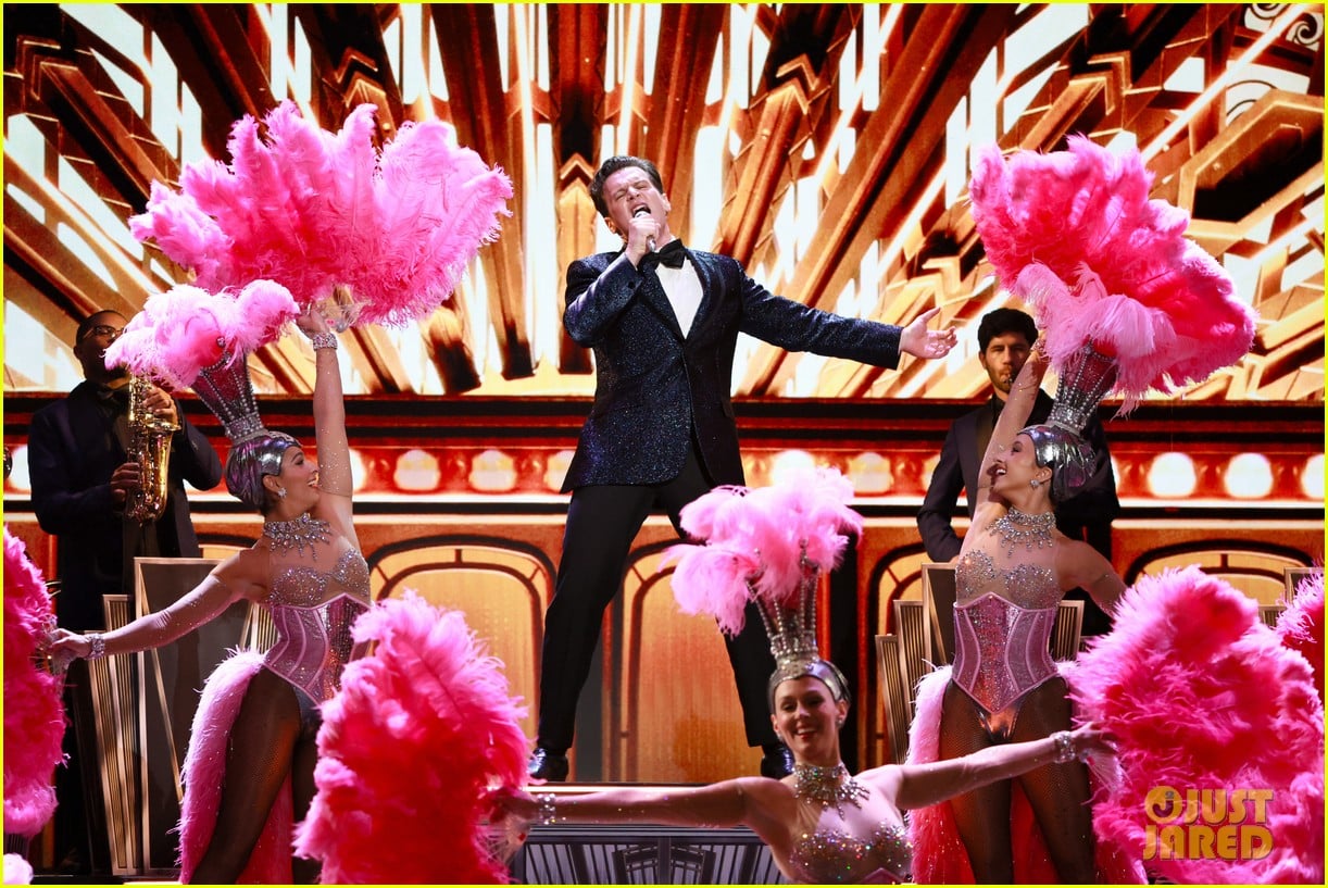 Jonathan Groff & 'Just In Time' Company Perform Medley at Tony Awards ...