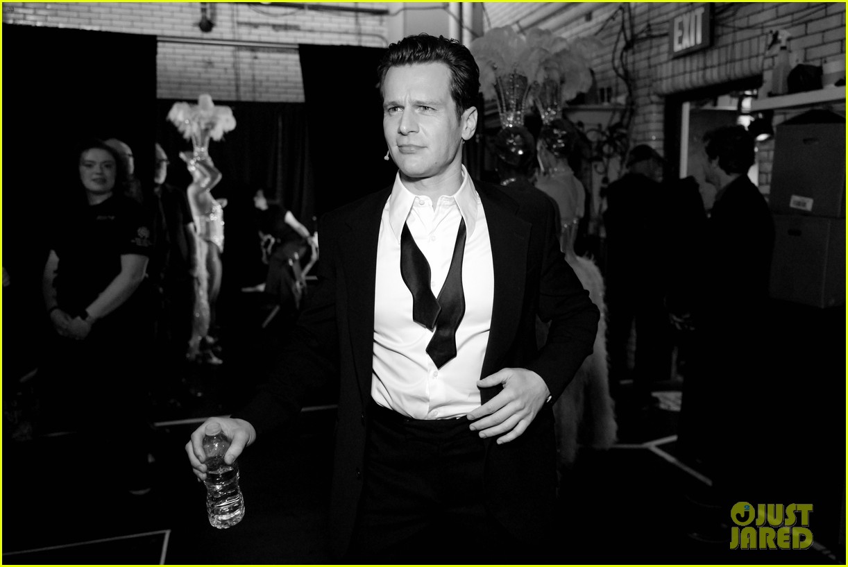 Jonathan Groff & 'Just In Time' Company Perform Medley at Tony Awards ...