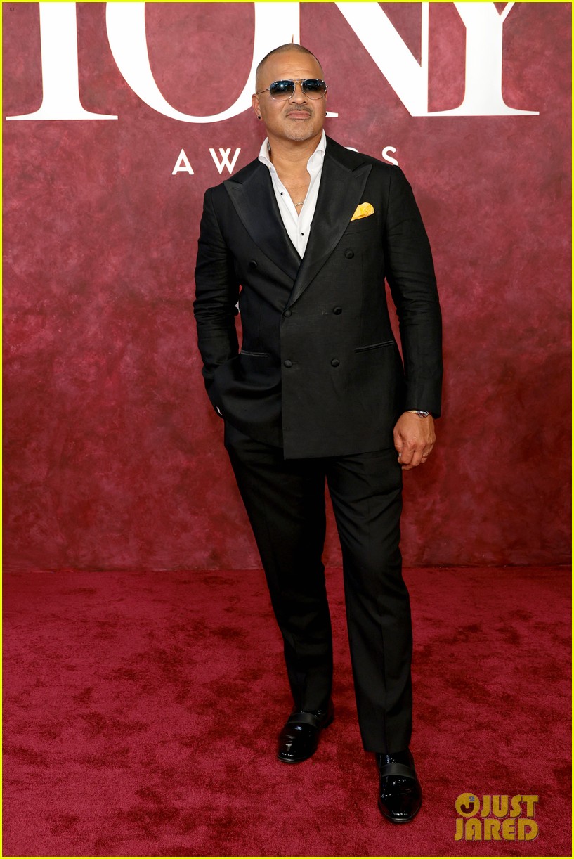 Broadway's Original 'Hamilton' Cast Reunites on Tony Awards 2025 Red ...