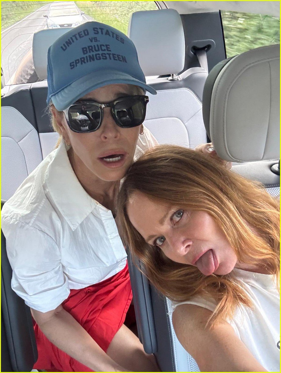 Paul Mescal & Gracie Abrams Couple Up in Glastonbury Photo from Chelsea ...