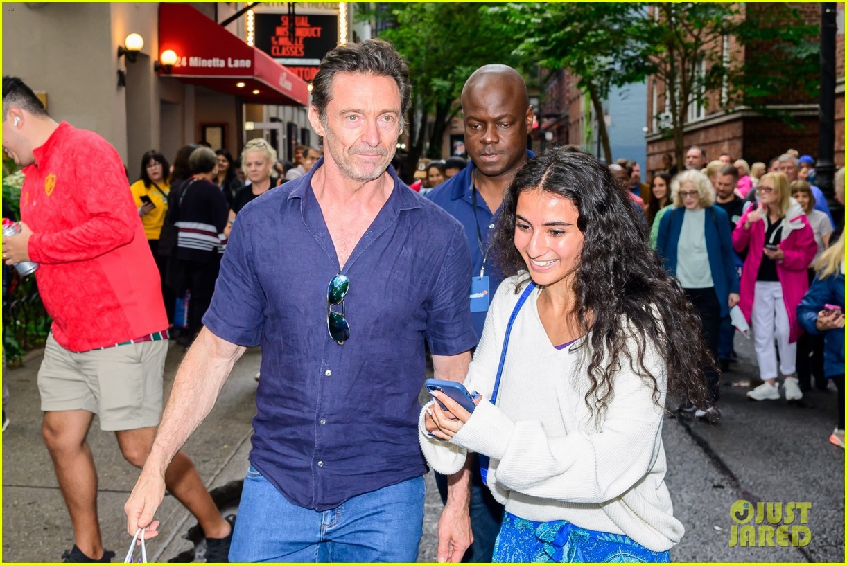 Hugh Jackman Gets Into Random Person's Car to Escape Massive Crowd of ...