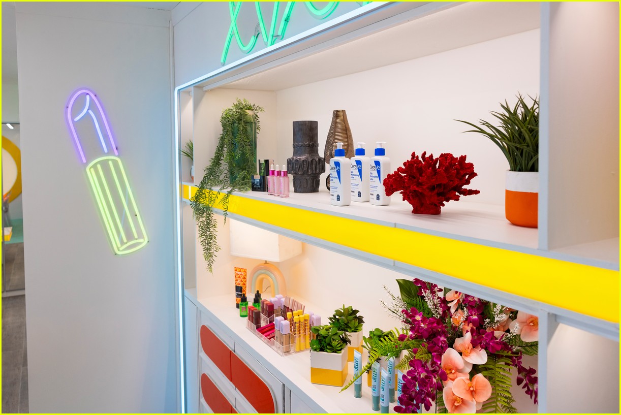 'Love Island USA' Reveals First Look at New Casa Amor Villa & Islanders ...