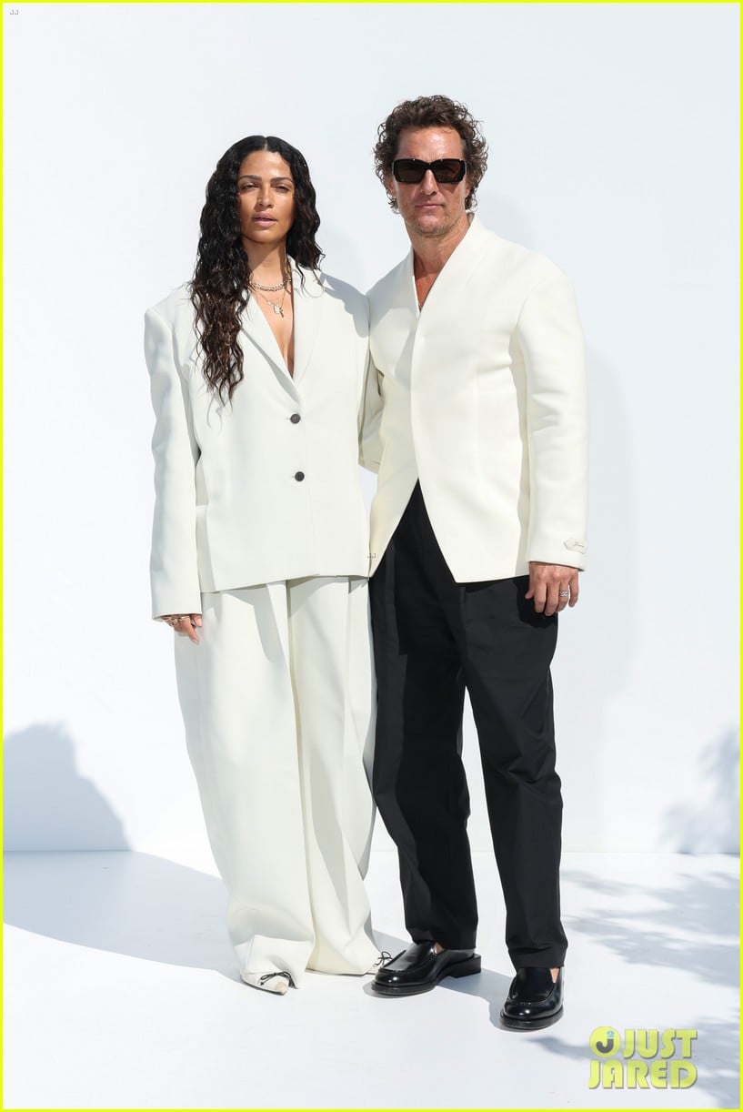 Matthew McConaughey & Emma Roberts Chat It Up in Jacquemus Front Row at ...