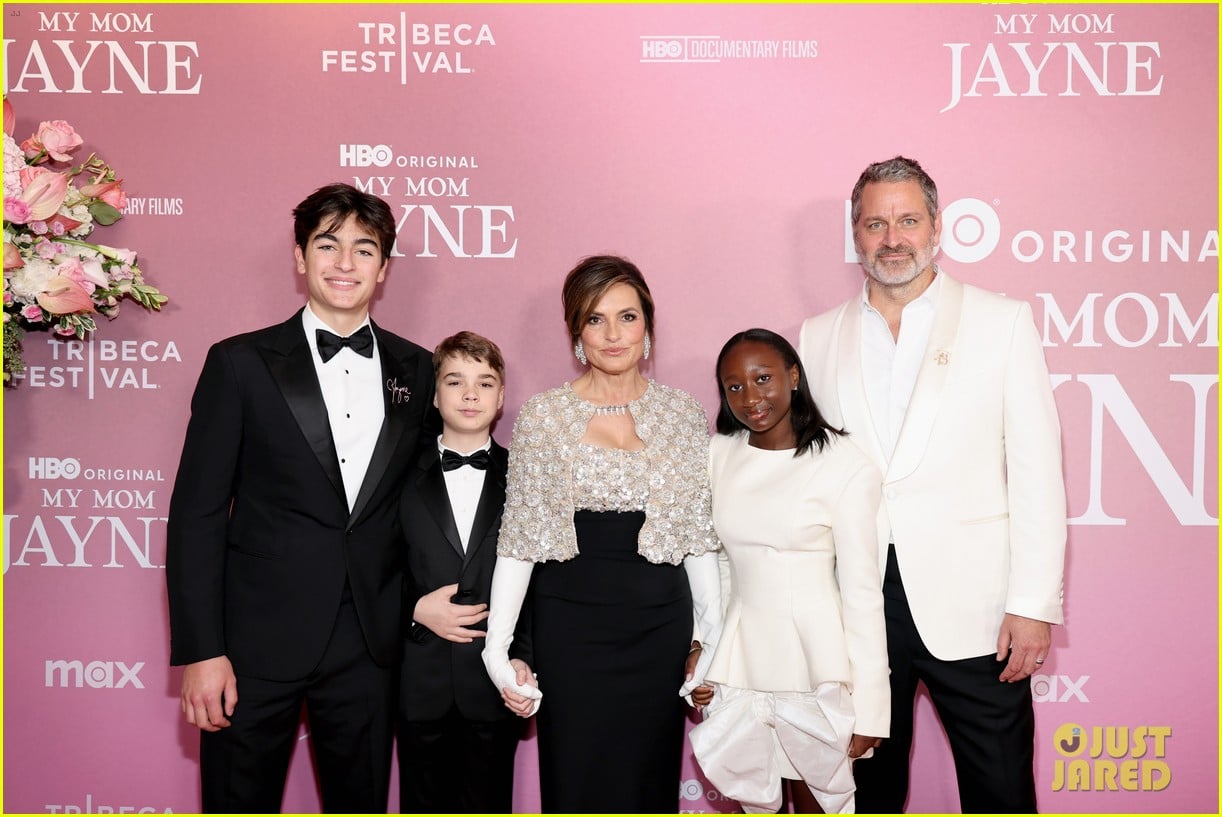 Mariska Hargitay is Joined by Husband Peter Hermann, Their Kids, & Tons ...