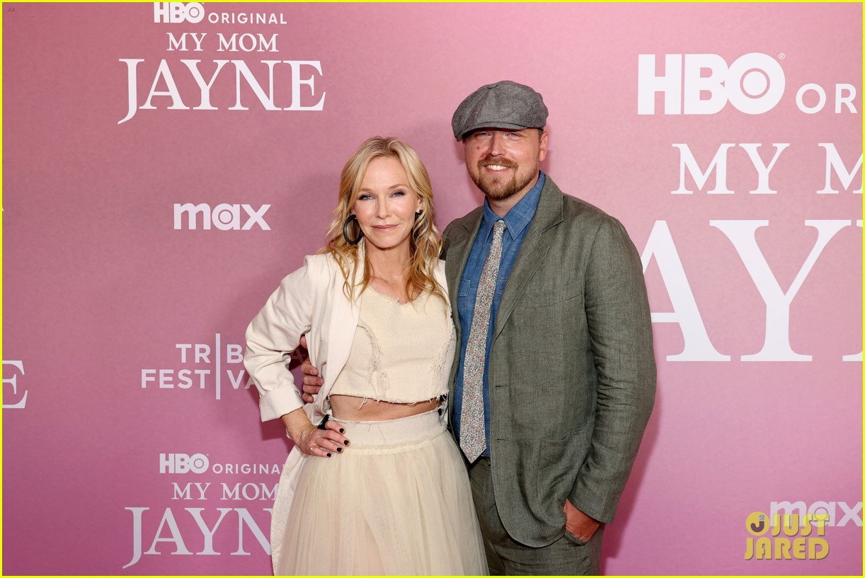 Mariska Hargitay is Joined by Husband Peter Hermann, Their Kids, & Tons of Stars at 'My Mom ...