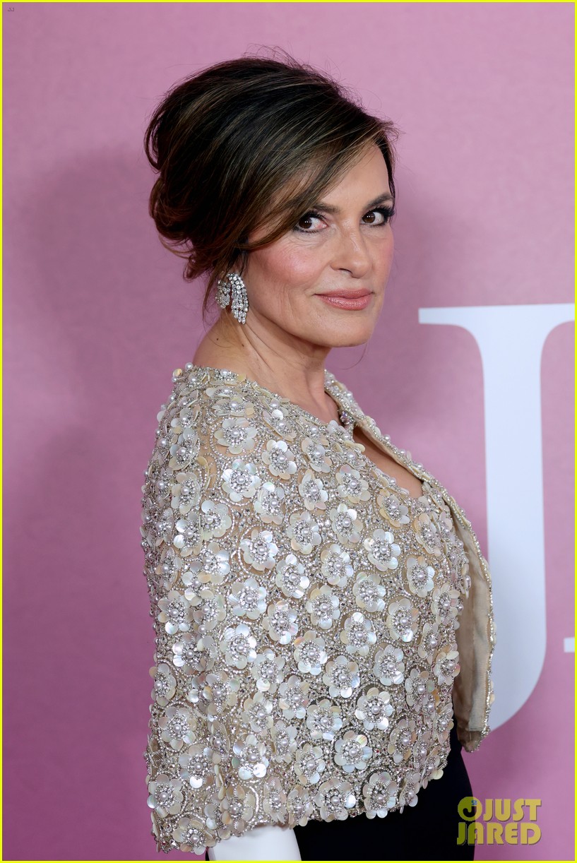 Mariska Hargitay is Joined by Husband Peter Hermann, Their Kids, & Tons ...