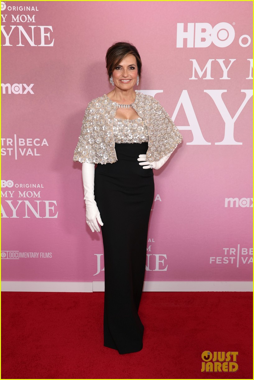 Mariska Hargitay is Joined by Husband Peter Hermann, Their Kids, & Tons ...