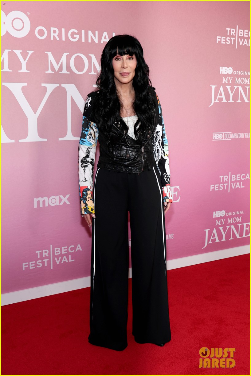 Mariska Hargitay is Joined by Husband Peter Hermann, Their Kids, & Tons ...