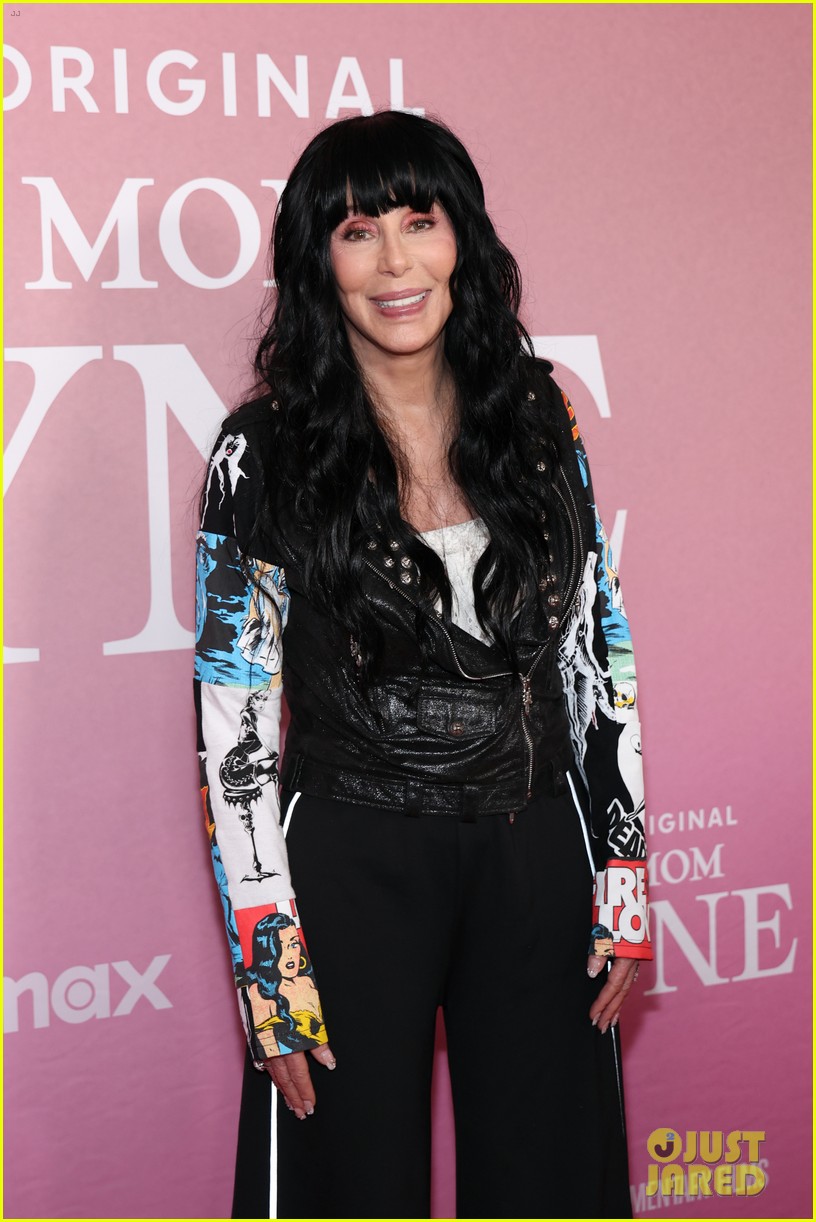 Mariska Hargitay is Joined by Husband Peter Hermann, Their Kids, & Tons ...