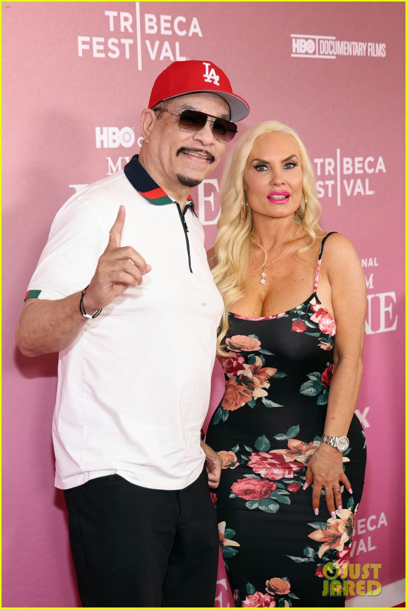 Mariska Hargitay is Joined by Husband Peter Hermann, Their Kids, & Tons ...