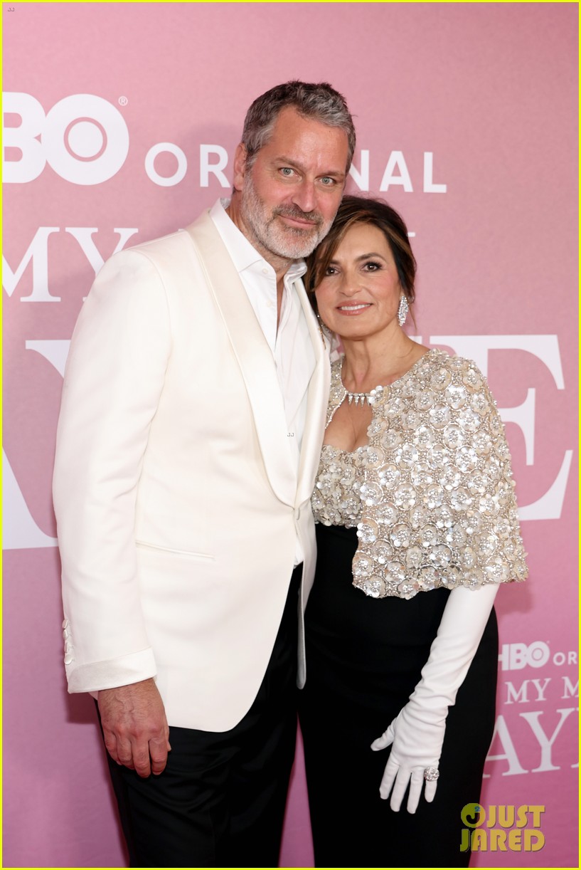 Mariska Hargitay is Joined by Husband Peter Hermann, Their Kids, & Tons ...