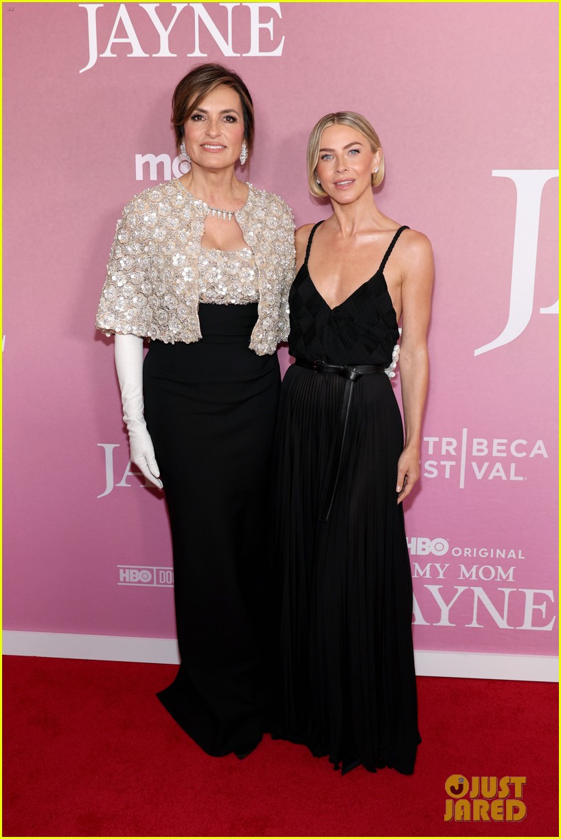 Mariska Hargitay is Joined by Husband Peter Hermann, Their Kids, & Tons ...