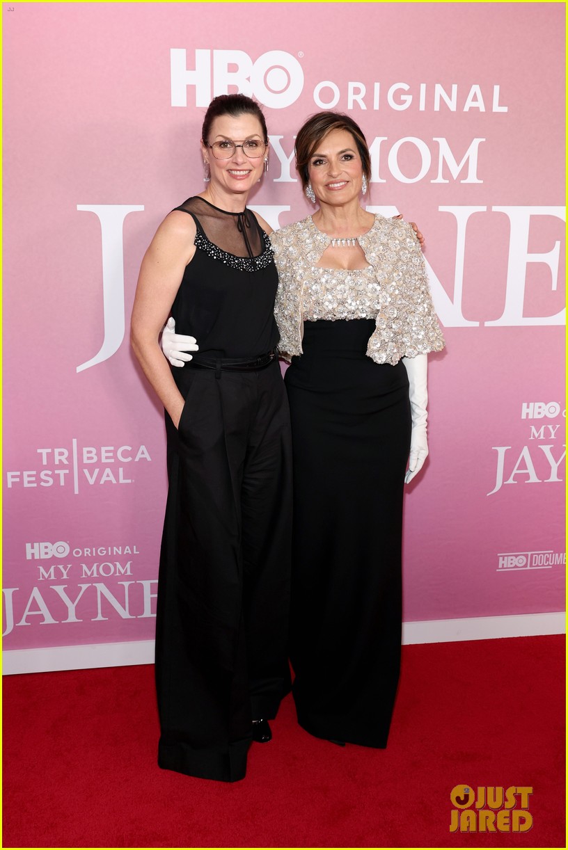 Mariska Hargitay is Joined by Husband Peter Hermann, Their Kids, & Tons ...