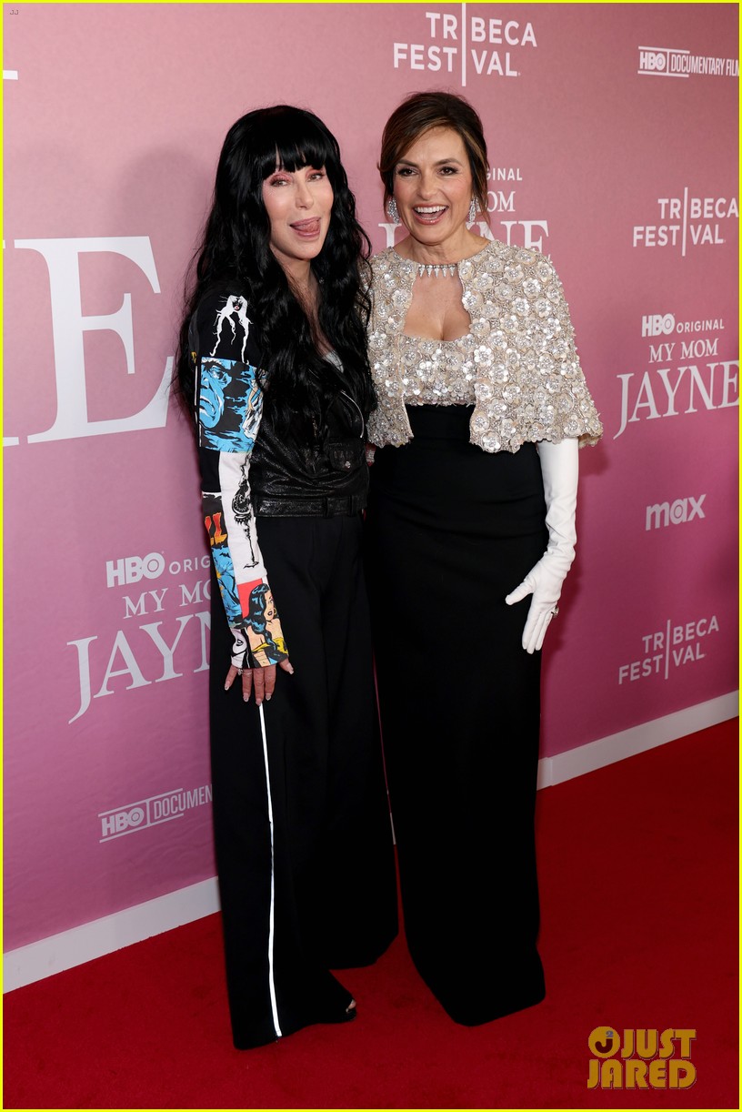 Mariska Hargitay is Joined by Husband Peter Hermann, Their Kids, & Tons ...