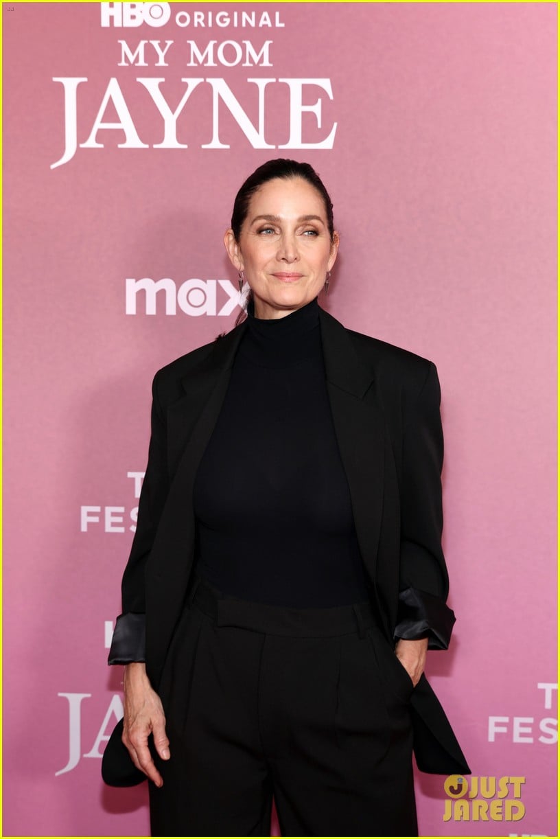 Mariska Hargitay is Joined by Husband Peter Hermann, Their Kids, & Tons ...