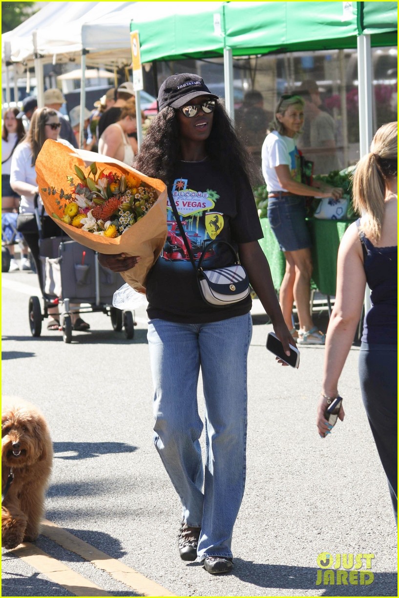 Jodie Turner-Smith Steps Out in LA Amid Joshua Jackson Divorce Drama: Photo 5172293 | Photos ...