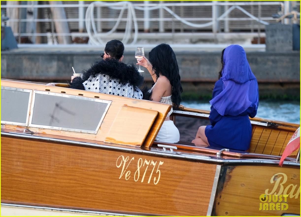 Photo: kardashian jenners attend bezos post wedding pajama party 95 ...