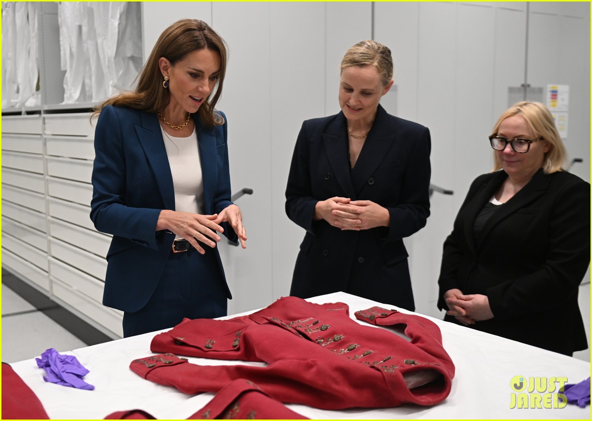 Kate Middleton Wears Chic Pantsuit for Visit to V&A East Storehouse ...