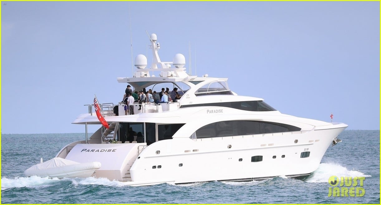 Katy Perry Spotted On a Yacht in Australia Amid Reports She's Missing ...