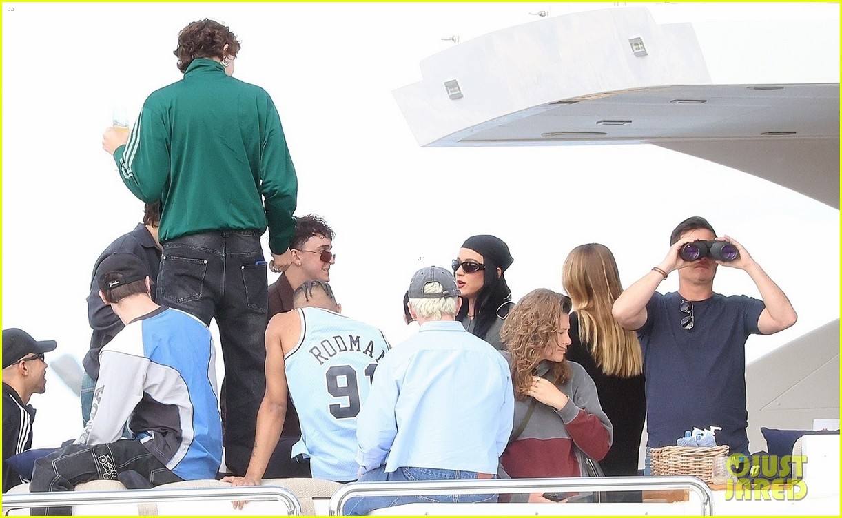 Katy Perry Spotted On a Yacht in Australia Amid Reports She's Missing ...