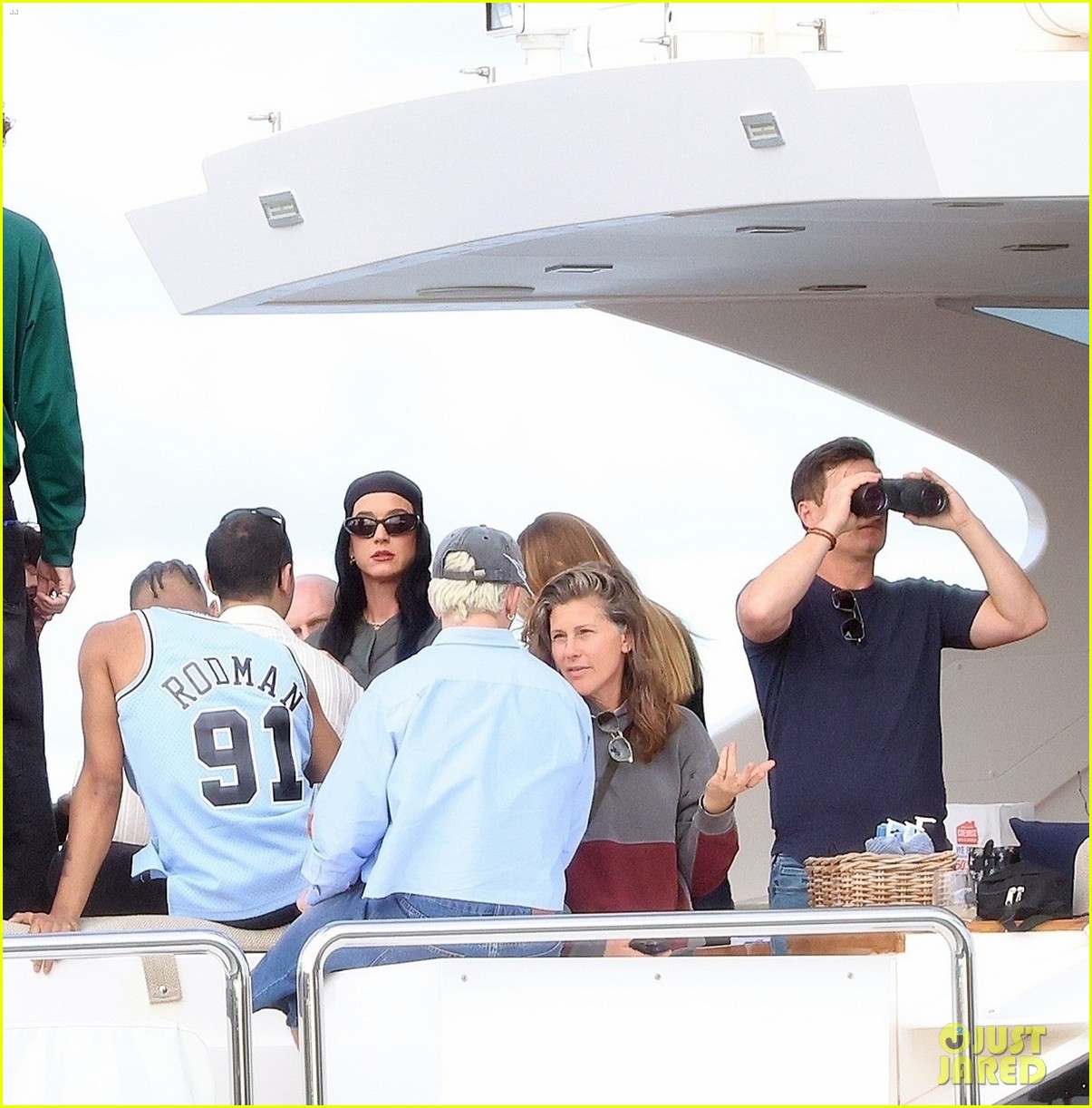 Katy Perry Spotted On a Yacht in Australia Amid Reports She's Missing ...