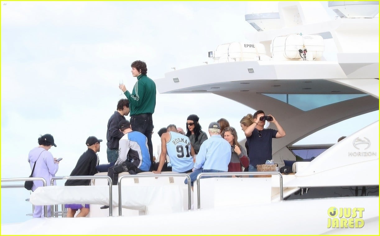 Katy Perry Spotted On a Yacht in Australia Amid Reports She's Missing ...