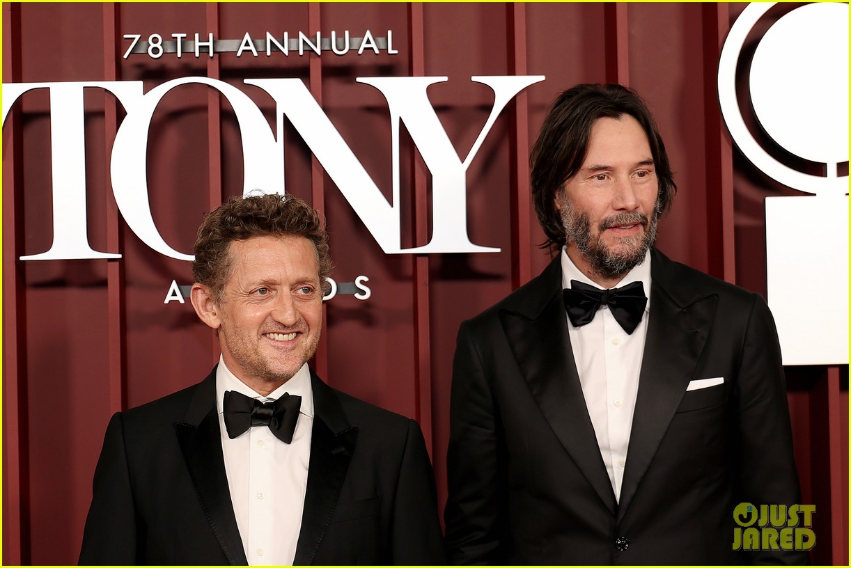 Bill & Ted's Keanu Reeves & Alex Winter Present at Tony Awards 2025 ...