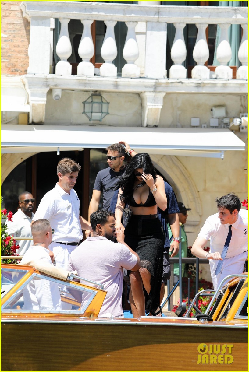 Kendall & Kylie Jenner Wear Skin-Baring Outfits for Daytime Saturday ...