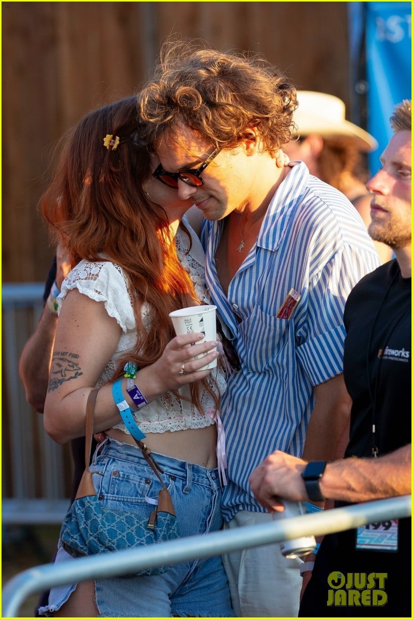 Matthew Gray Gubler & Willow Avalon Confirm Romance with Concert PDA After Months of Dating ...