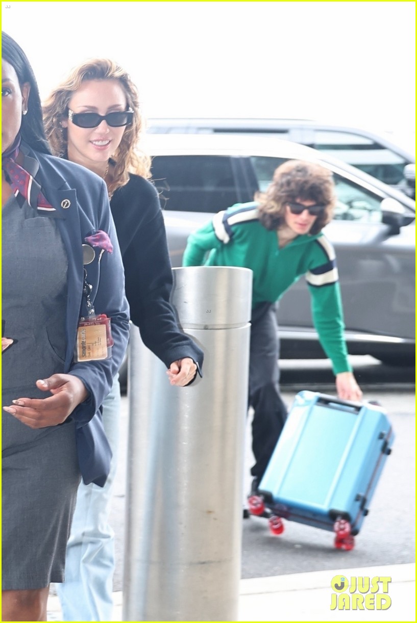 Miley Cyrus Reveals She Wasn't Allowed to Sing Hannah Montana Songs Until This Happened: Photo ...