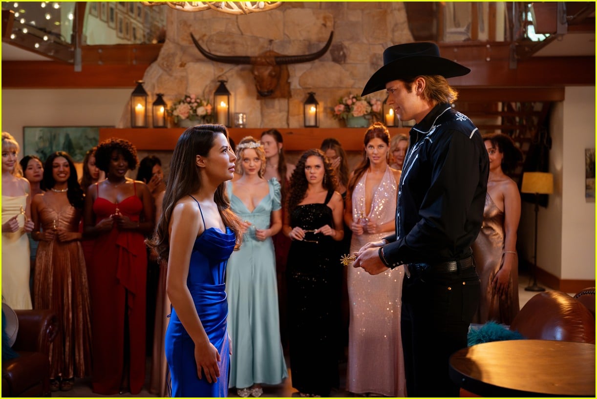 'The Wrong Paris': Miranda Cosgrove & Pierson Fodé Star In First Look ...