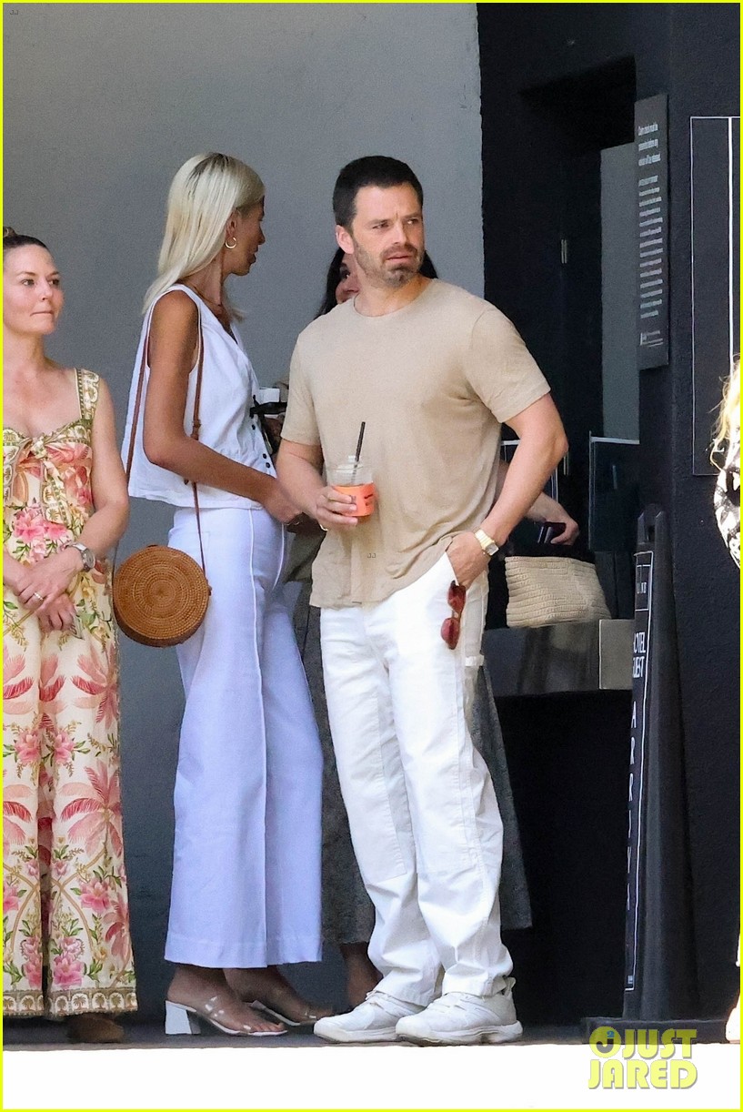 Sebastian Stan & Girlfriend Annabelle Wallis Have Mini 'Once Upon a ...