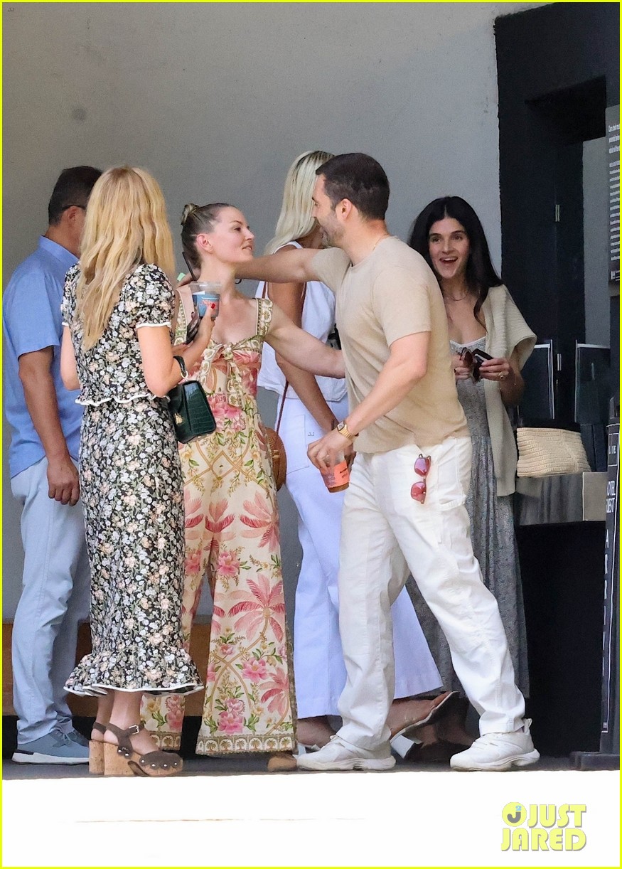 Sebastian Stan & Girlfriend Annabelle Wallis Have Mini 'Once Upon a ...