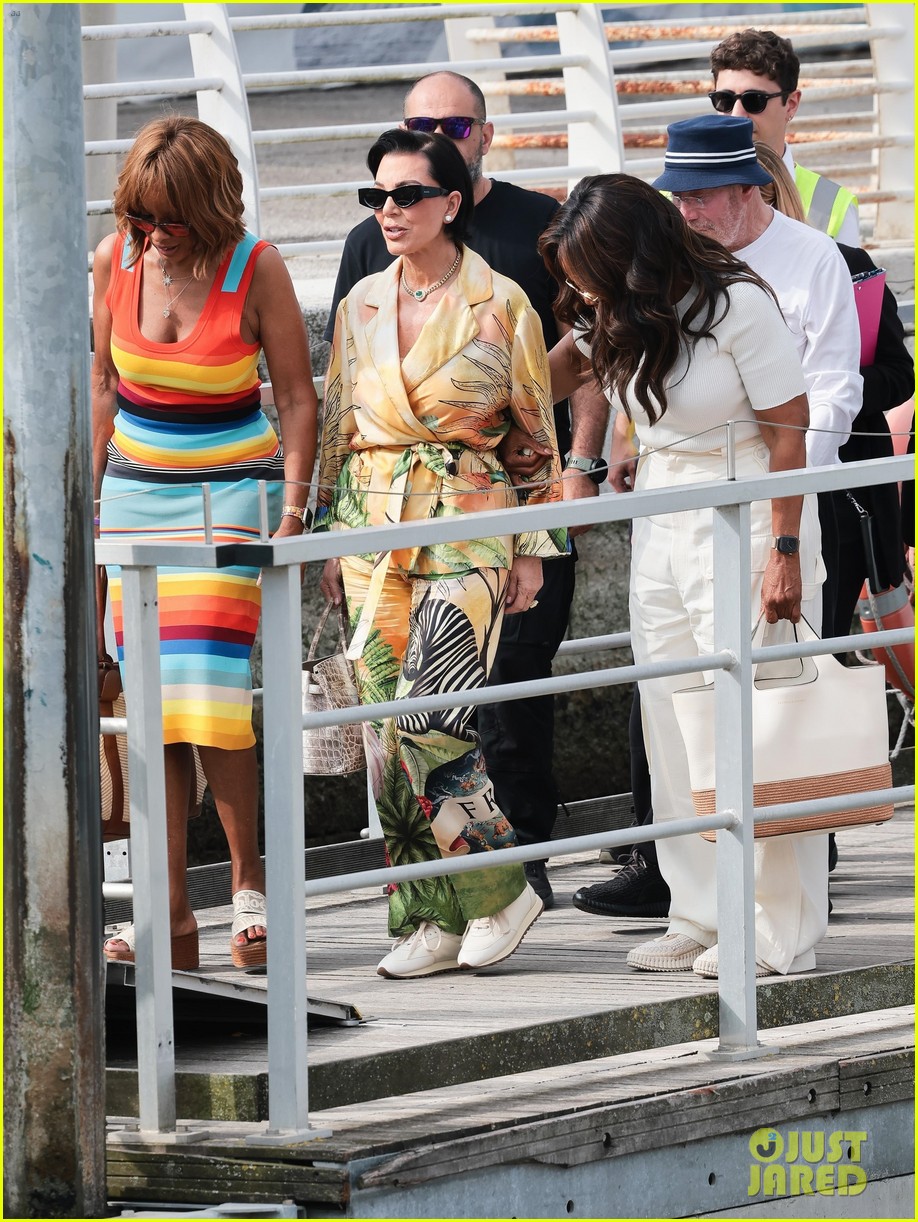 Oprah Winfrey & Kris Jenner Look Buddy-Buddy While Leaving Venice Together After Bezos Wedding ...