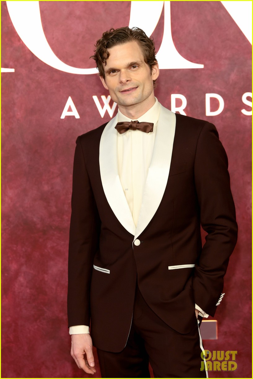 Dead Outlaw's Andrew Durand, Julia Knitel & More Bring Their Nominated ...