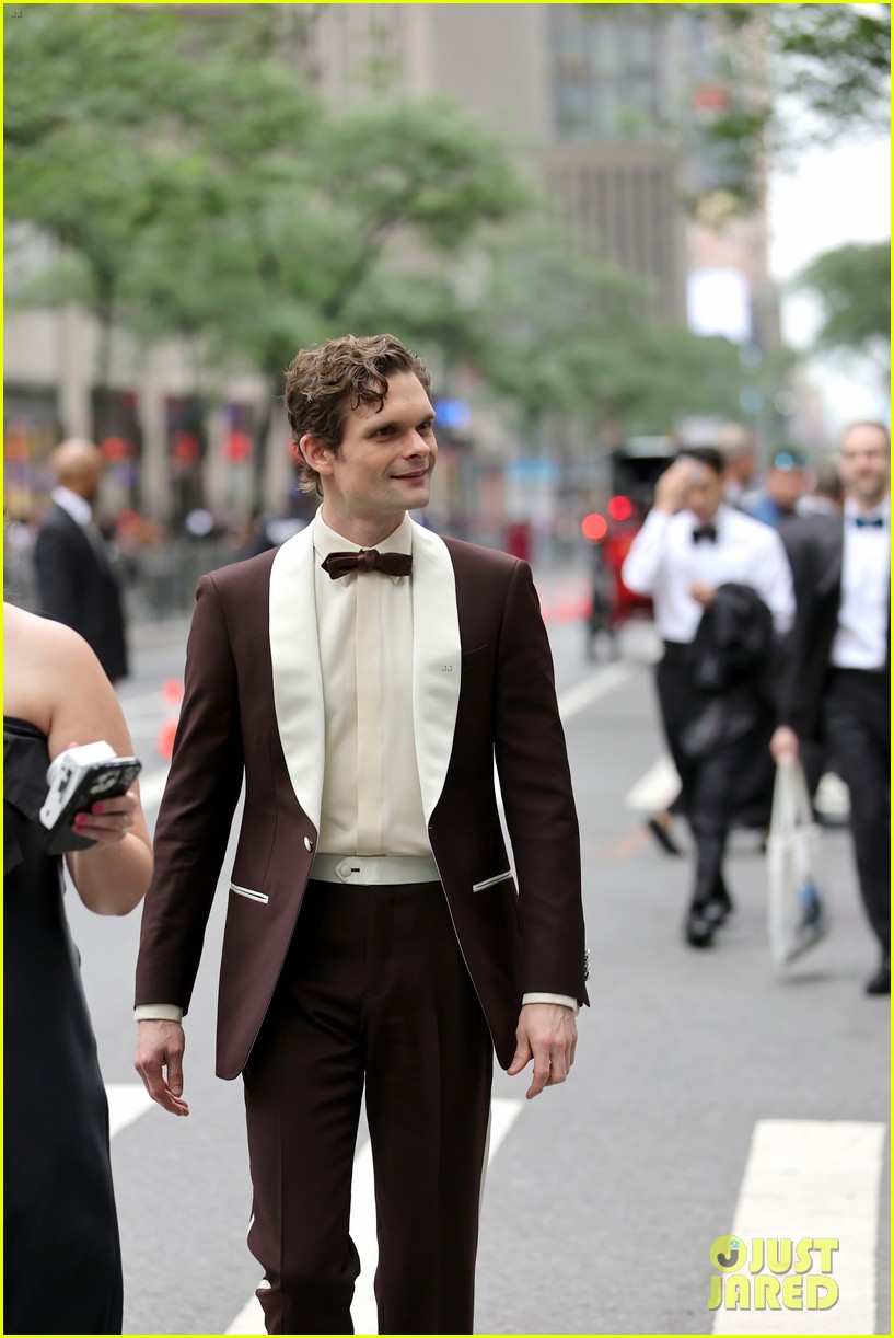 Dead Outlaw's Andrew Durand, Julia Knitel & More Bring Their Nominated ...