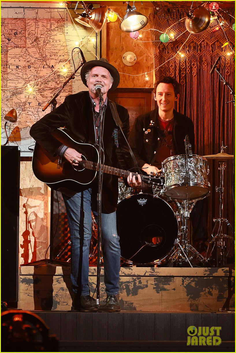 Dead Outlaw's Andrew Durand, Julia Knitel & More Bring Their Nominated ...